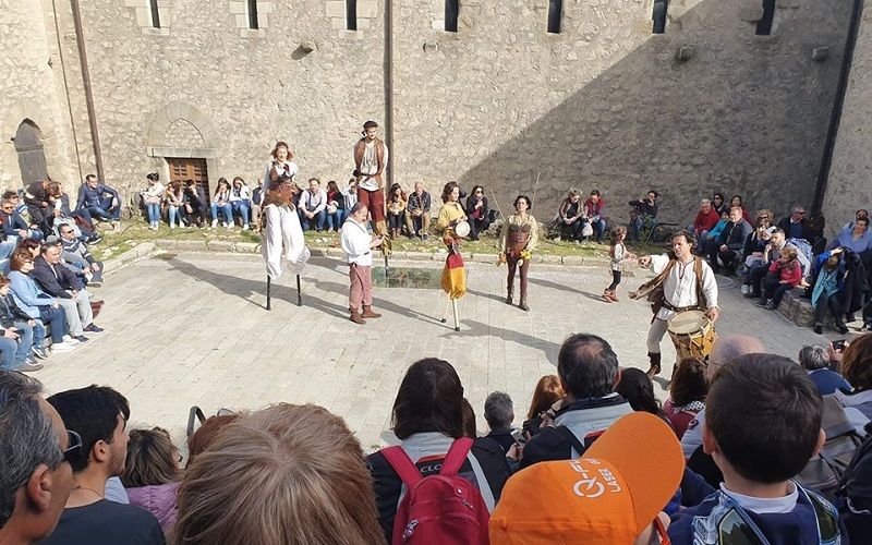 Messina, boom di presenze per il Viaggio nel Medioevo a Montalbano ...